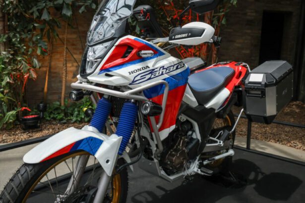 Honda apresenta conceito ousado da Sahara 300, a “mini Africa Twin” 🏍️